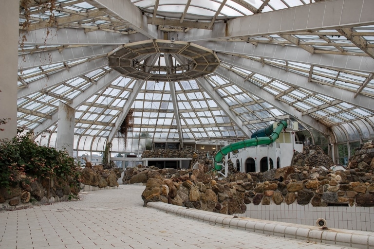 Tropicana Rotterdam - Het verhaal met veel zwembad foto's